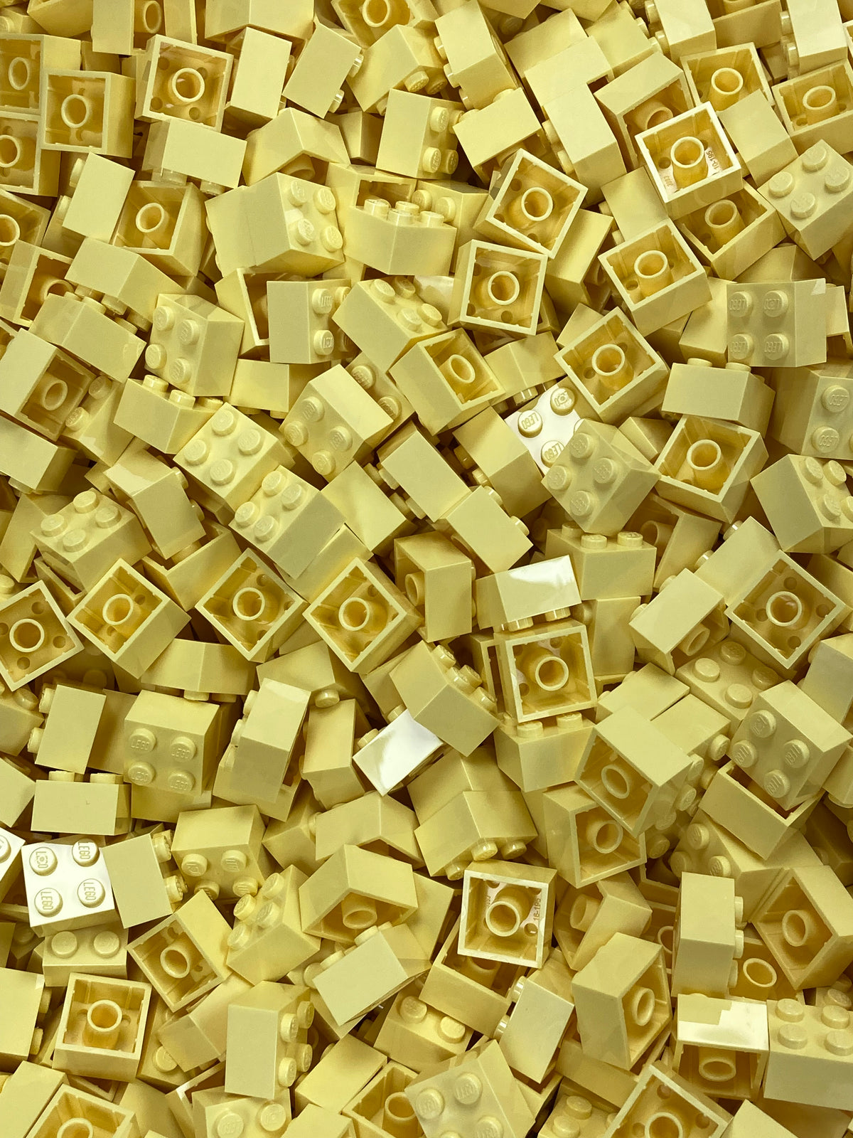 100 x Bright Light Yellow LEGO® 2x2 Bricks — Brick Bin